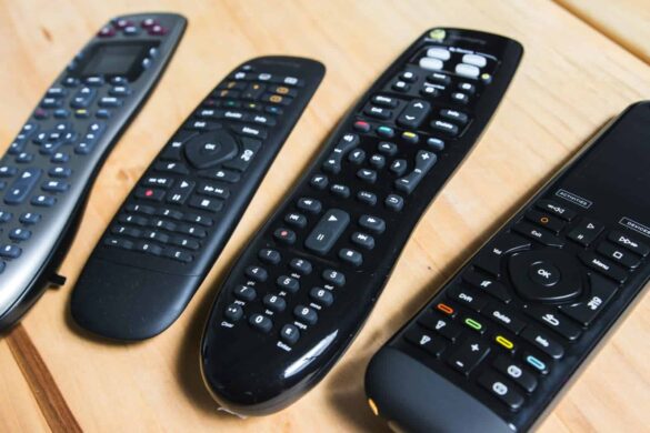 This is the meaning of the coloured buttons on remote controls ...