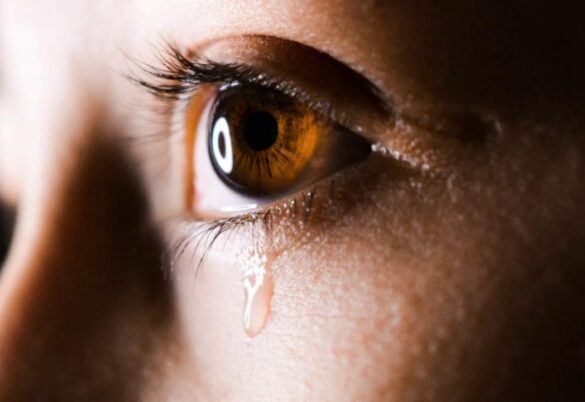 Why are tears salty? Simply explained - Practical Tips