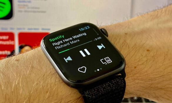 Using Spotify offline on Apple Watch: Here's how it works - Practical Tips