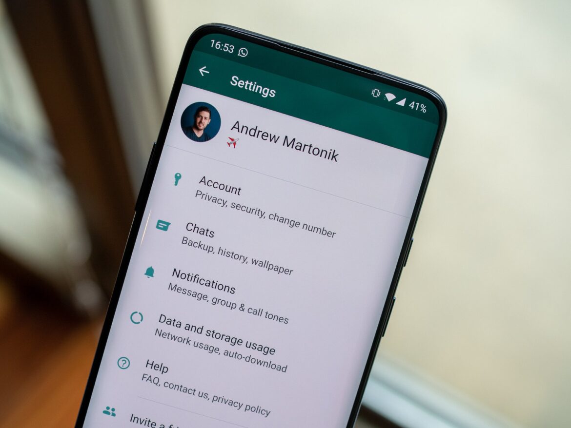 Open WhatsApp Settings: How to Customize Your App - Practical Tips